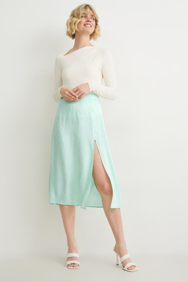 Komplettes Outfit für 50 Euro: Dieser Look hat alles